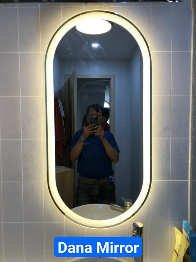 GƯƠNG CÓ GẮN ĐÈN LED CẢM ỨNG TẠI ĐÀ NẴNG